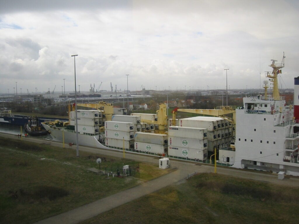 B.9 – The Cold Chain and its Logistics | The Geography of Transport Systems